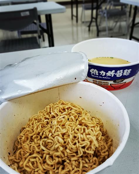 午餐吃維力炸醬麵 日記版｜popdaily 波波黛莉