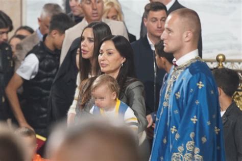Trudna Bogdana Ražnatović na ponoćnoj liturgiji Story rs