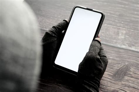 The Option You Should Immediately Turn Off Your Phone Because It