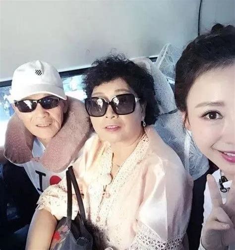 女儿辞职带患癌妈妈边看病边旅行，网友：陪伴是最长情的告白！ 知乎
