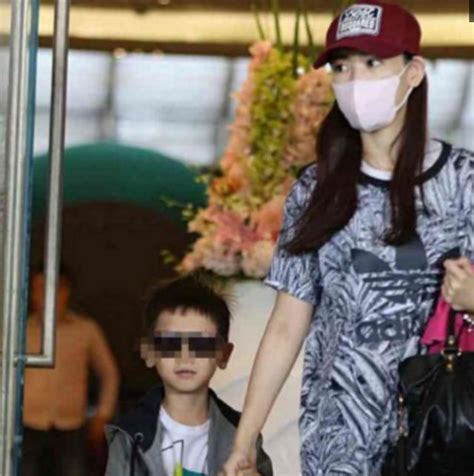 王寶強離婚後票房大增，首次帶兒子出鏡王子豪一臉笑容很滿足 每日頭條