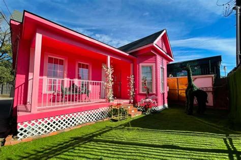 10 Dreamy Pink Aesthetic Room Ideas 2025 Peerspace
