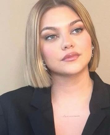 Découvrez Secret le nouveau titre de Louane Suis Nous
