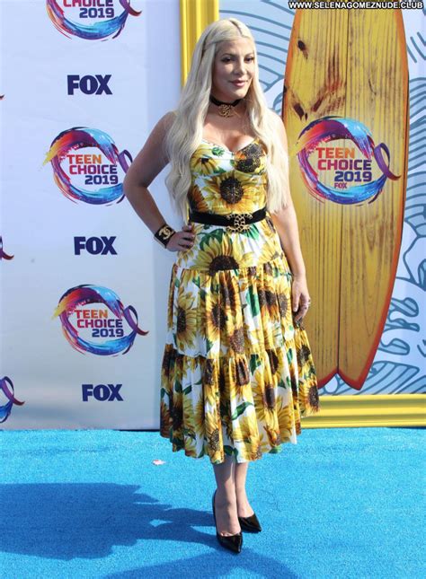 Tori Spelling No Source Beautiful Celebrity Babe Sexy Posing Hot Nude