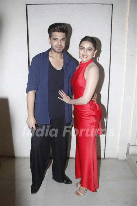 Tejasswi Prakash And Karan Kundrra Spotted Celebrating Birthday At