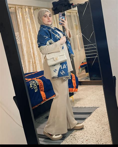 Dounia Riache 💙🤍 Instagram