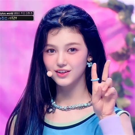 Danielle In 2022 Korean Girl Girl Itzy