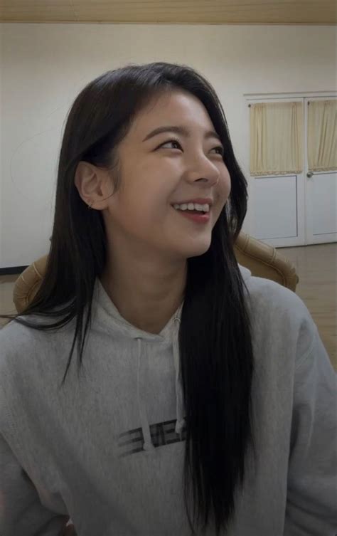 Lia Instagram Live 230226 February 2023 Itzy Instagram Live Lia