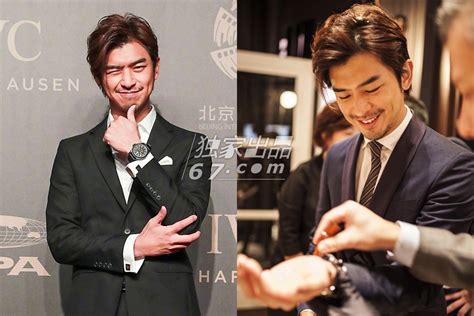 酒窝长睫毛！李易峰张艺兴 男神酒窝光看就醉了福田网