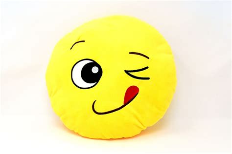 이모노 베개 웃는 얼굴 눈짓 이모티콘 미소 이상한 감정 Piqsels