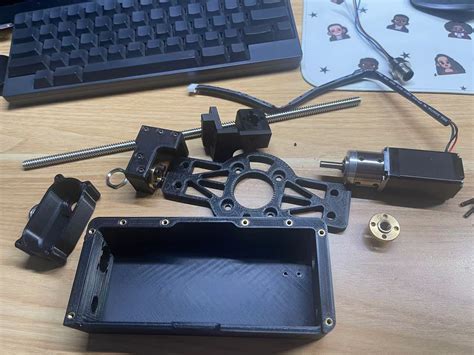 Adaptive Robot Gripper Hsuan Han Lai 赖宣翰