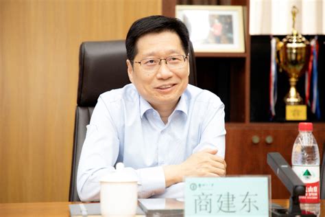 校园新闻 郑州大学走进郑州11中开展优质生源基地授牌活动并启动“英才计划” 郑州市第十一中学