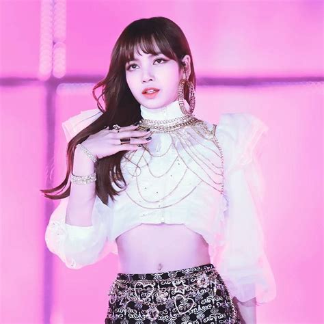 84 Suka 1 Komentar Lalisa Manoban Lalisamylove Di Instagram