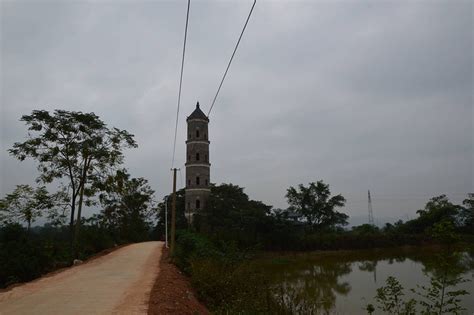 2023蓉峰塔游玩攻略 蓉峰塔塔顶为尖嘴葫芦状瓦 去哪儿攻略