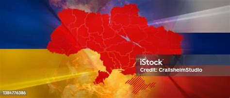 전쟁 개념과 유럽과 러시아의 국기와 중간에 우크라이나 3d 일러스트의 단순화 된 빨간색 윤곽 실루엣지도로 화재 0명에 대한 스톡 사진 및 기타 이미지 Istock