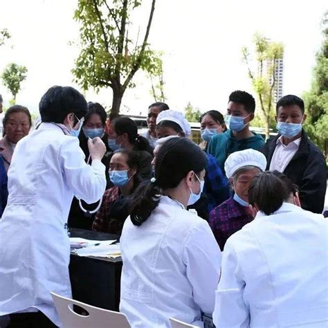 送医送药送健康珠海医疗专家团在道真开展义诊活动 医生 药物 支医