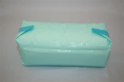 【冷蔵】北海道フレッシュクリームチーズ リュクス 1kg 菓子パン製造に必要な業務用材料や包装資材、機械器具の事ならプロフーズ