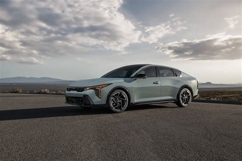 Auto Show de Nueva York 2024 KIA K4 2025 así es el sustituto del Forte que veremos en México