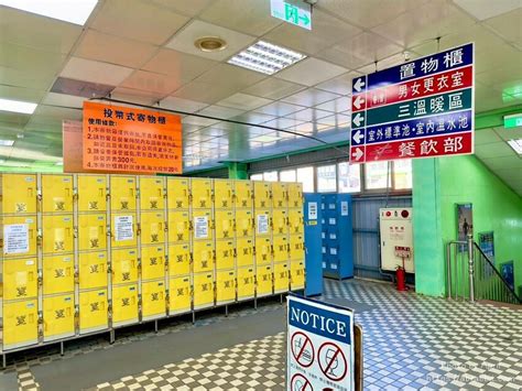 台中北屯室內溫水游泳池 富美游泳池，有兒童遊戲池、室內室外游泳池、各式藥湯池與蒸氣室旅遊walkerland窩客島