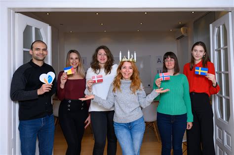 Д р Емилия Миланова Стоматолог Днес петъкът ми започна с усмивка въпреки претоварения