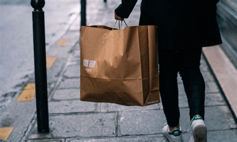 打工人羡慕！优衣库全员涨薪40：起薪最高20000元 雷科技