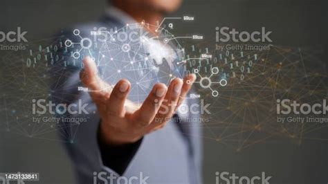 블록체인 기술 및 블록체인 네트워크 비즈니스 배너 아이디어 글로벌 암호화폐 블록체인 타이틀 0과 1이 맨 위에 날아가는 블록체인 제목 측면도 투자자 이미지 가격에 대한 스톡