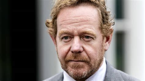 Van Weel Waarschuwt Relschoppers Amsterdam Vanavond Op Tv Nunl