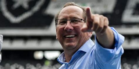 Textor assina contato de milhões no Botafogo antes de decisão