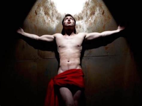 Pies De Teatru Care L Prezint Pe Isus Hristos Ca Homosexual Jucat N Biseric La Martzianu