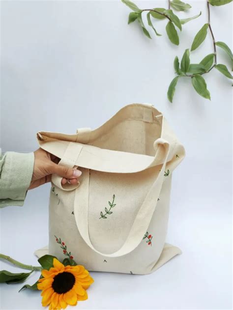 توت بگ طرح شکوفه های پرتقال گالری برگ