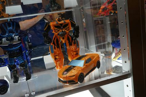 Botcon 2014 Hasbro Transformers Figure Display Photos Part 2 Transformers News Tfw2005