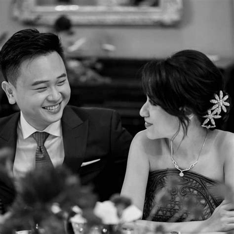 7 Potret Pertunangan Rektor Termuda Risa Santoso Romantis Banget Bun Foto 5