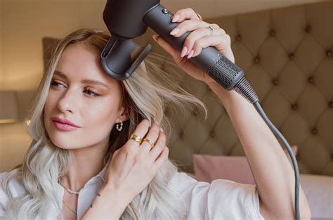 How To Use The Supersonic Dyson Flyaway Attachment Inthefrow