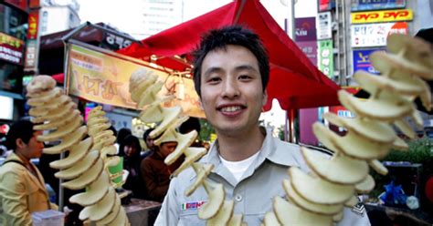 길거리 음식의 새 강자회오리감자 돌풍