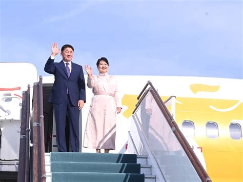 Ерөнхийлөгч У Хүрэлсүхийн Узбекистанд хийж буй айлчлалын талаар тус улсын төрийн хэвлэлүүд