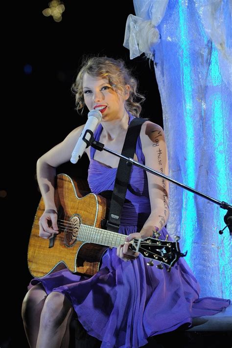 泰勒絲the Eras造型特輯！taylor Swift歷年演唱會造型盤點