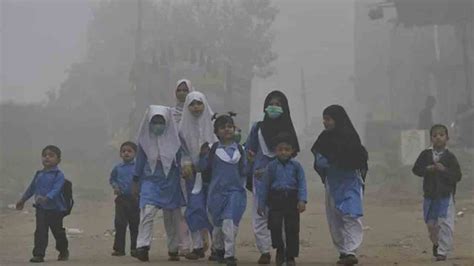سموگ پنجاب حکومت کا جمعے اور ہفتےکو تعلیمی ادارے بند رکھنے کا فیصلہ