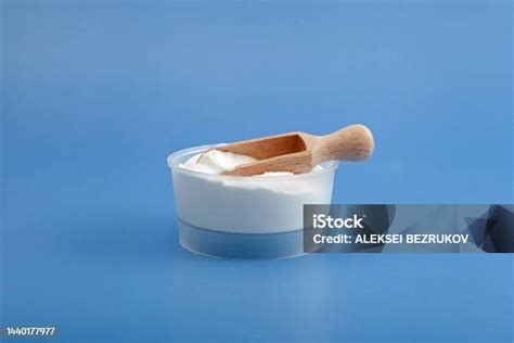 파란색 배경에 피로인산나트륨 또는 피로인산테트라나트륨 Tspp 백색 화학 분말 화학식 Na4p2o7의 무기 화합물 식품 첨가물