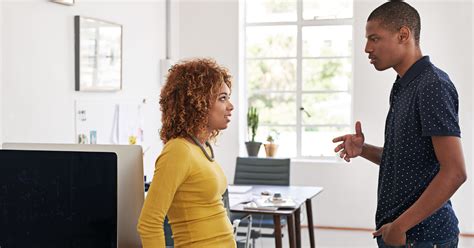 9 Warning Signs Youre Dealing With A Passive Aggressive Person