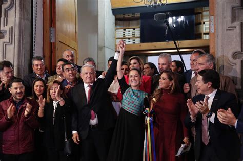 Amlo Entrega Bastón De Mando A Claudia Sheinbaum