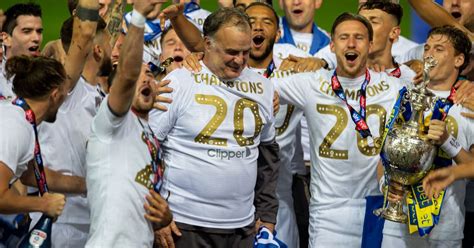 25 Pictures Of Leeds United And Marcelo Bielsa Lifting The Championship