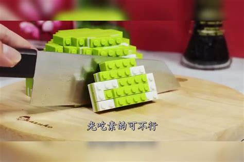 老外连“乐高”都吃？铁板烧炒鸡蛋，画面超治愈！ 画面 老外 治愈