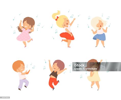 어린 아이들이 춤을 추고 있다 귀여운 소년 소녀들이 춤을 추고 행복하게 점프하는 만화 벡터 일러스트레이션 춤에 대한 스톡 벡터