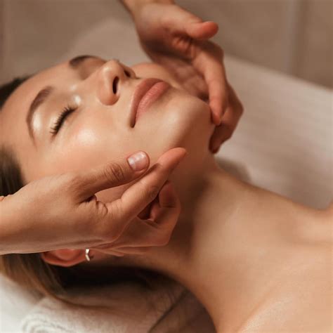 სახის მასაჟი