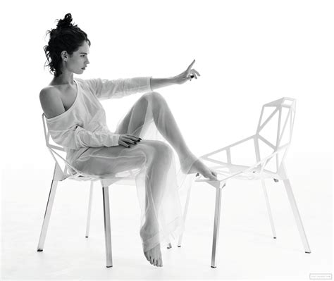 Session 002 001 Lily James Online Photo Archive