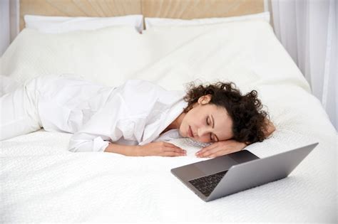 Page Laptop Sleep Images Free Download On Freepik