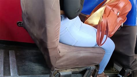 Hermosa Chibola En La Combi