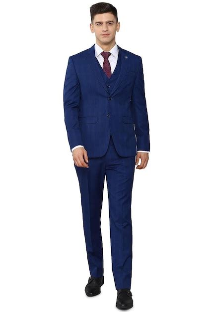 Premium Photo Men Slim Fit Single Breasted Suit