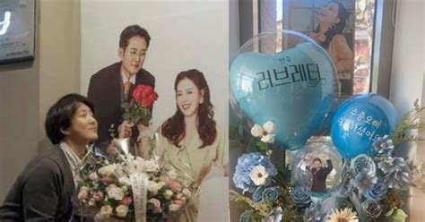 하희라 연극 전회차 외조 수고하셨어요 ♥최수종 오빠 꽃 받을 만해