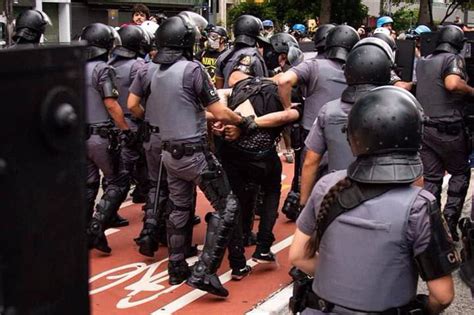 Forte Repressão Policial Marca O Segundo Ato Contra O Aumento Da Tarifa